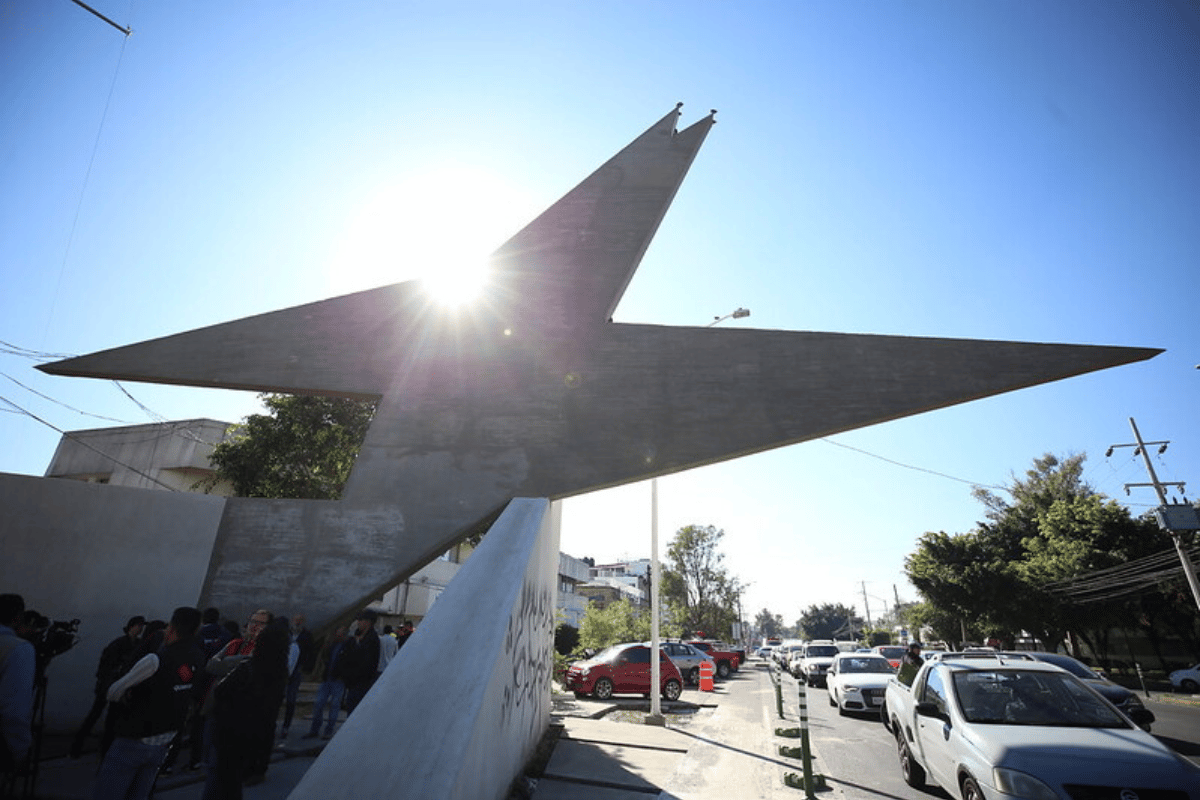 ¡Pintarán de rojo El Pájaro de Mathias Goeritz!