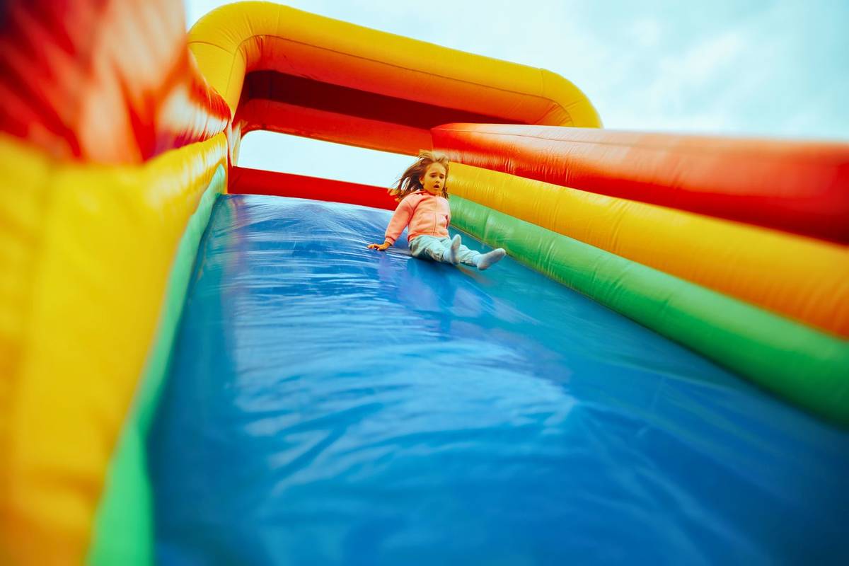 ¡El parque inflable más grande de México llega a Guadalajara por tiempo ...