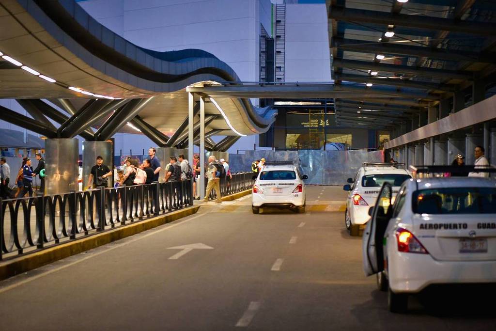 El transporte en el Aeropuerto de Guadalajara tendrá dos novedades en ...
