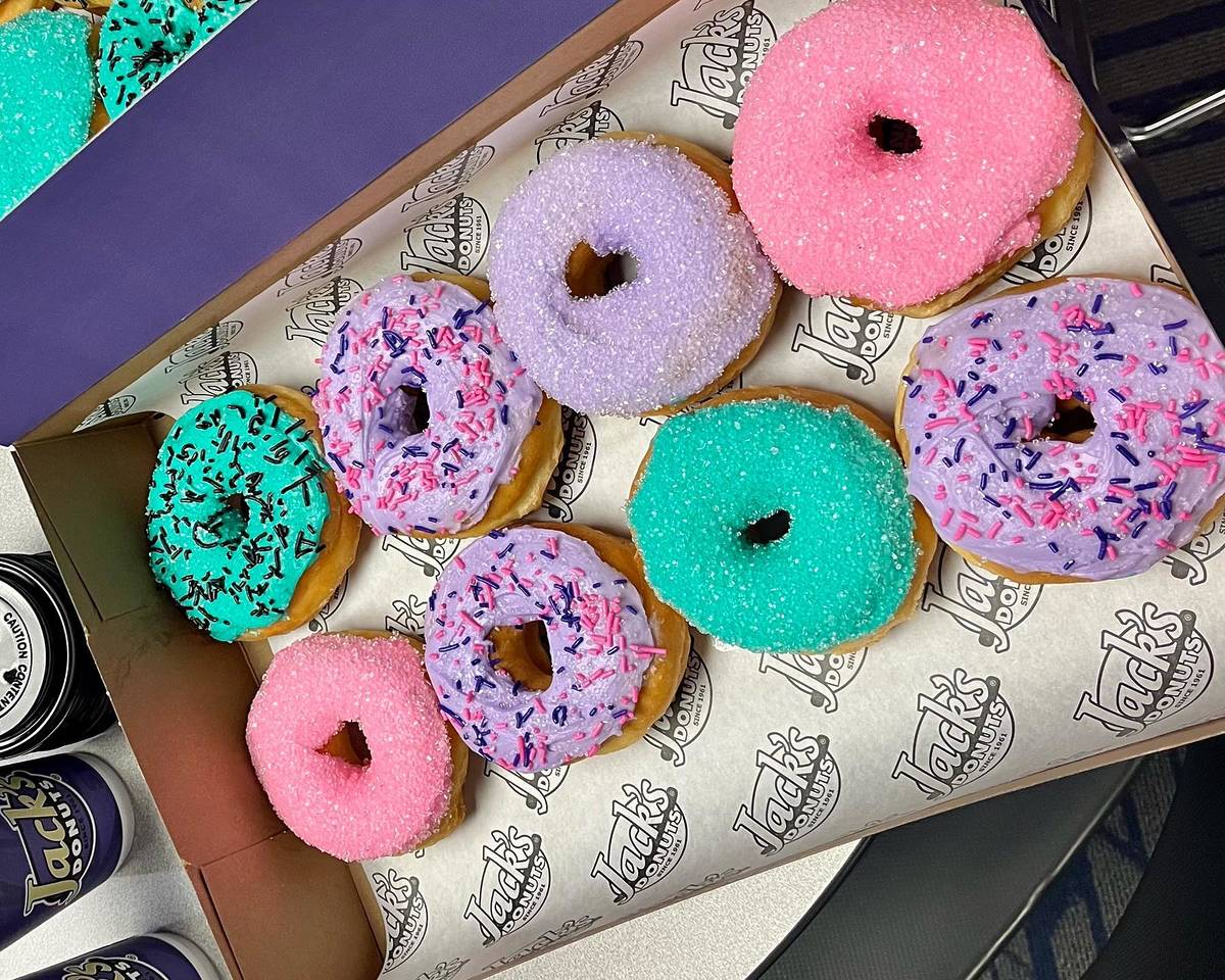 4 Drool-Worthy Donut Shops In Indy That Are A Hole In One