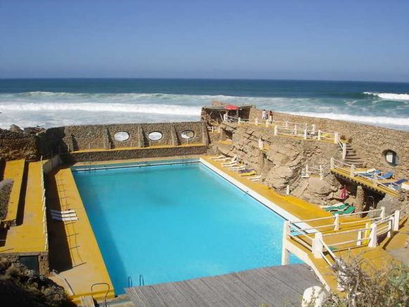 Swimming pools in and around Lisbon: for diving and much more