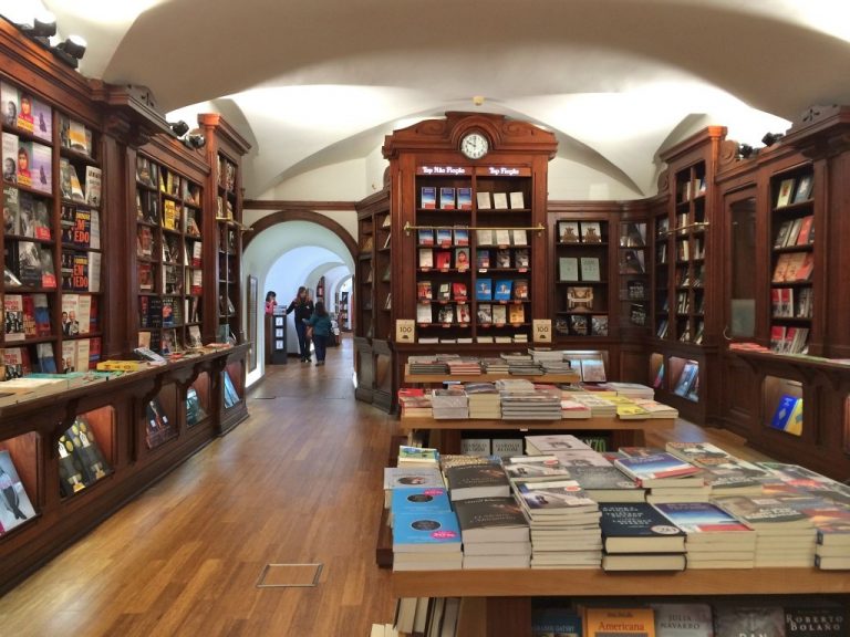 Bookshops In Lisbon: 8 You Really Must Know