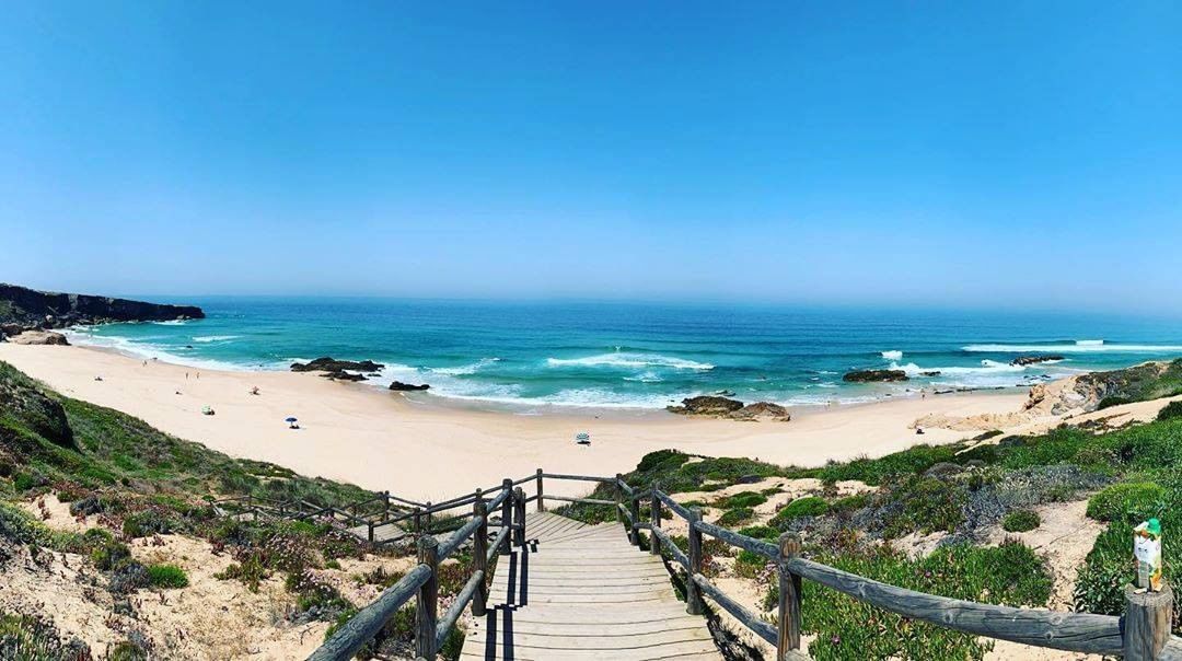 As 9 praias - oficiais - para naturistas que existem em Portugal ...