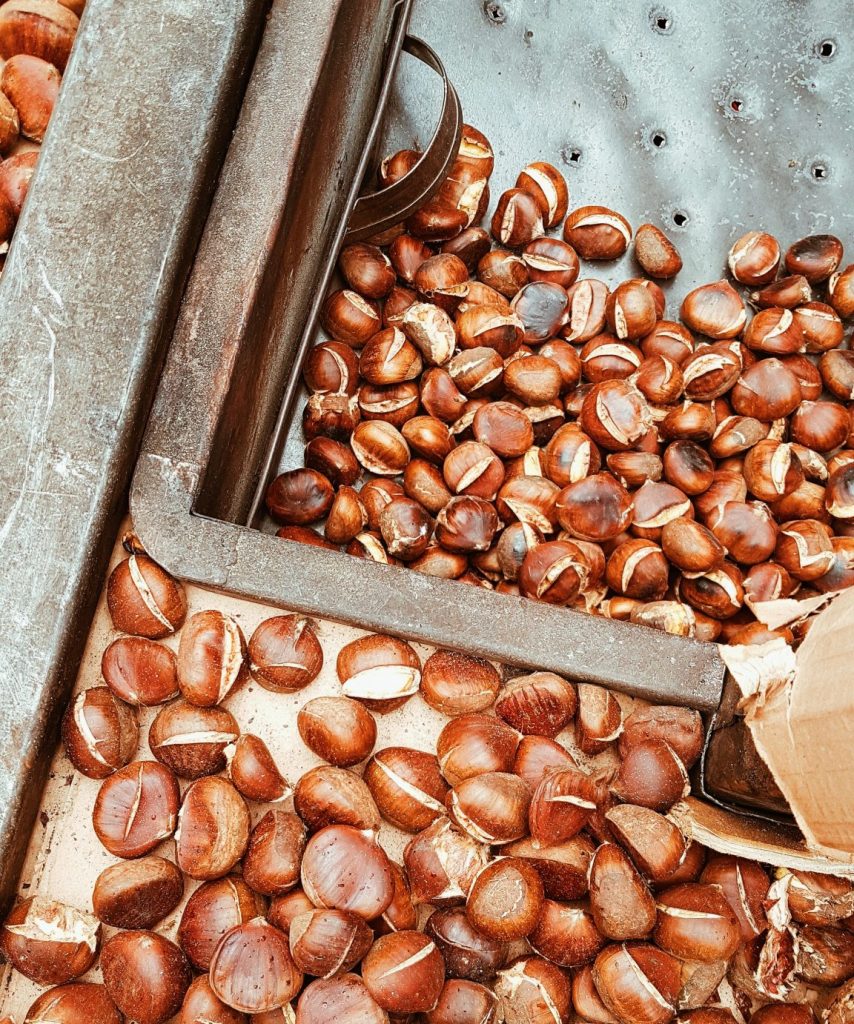 Guia para comeres as melhores castanhas assadas na cidade - Lisboa Secreta
