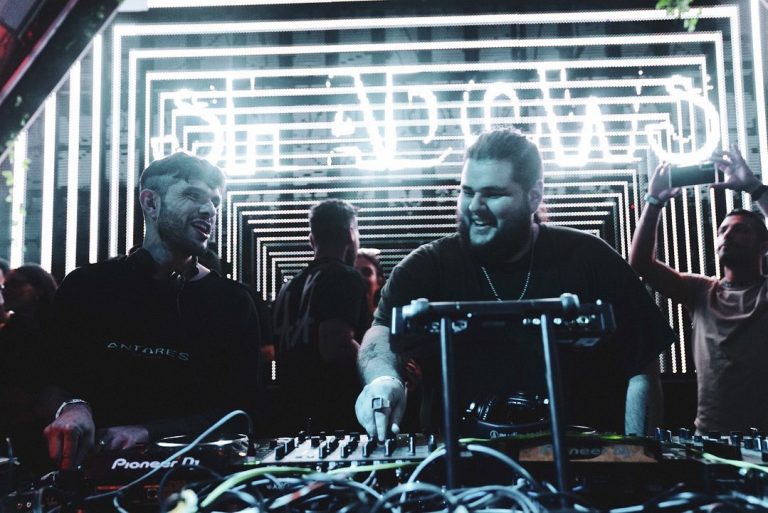 Sesimbra recebe festa eletrónica ao ar livre com dupla italiana Mathame