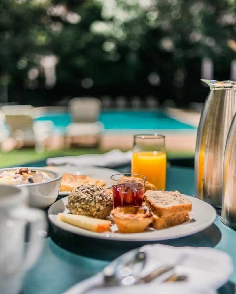 Brunch com piscina no Marriot aos sábados e domingos