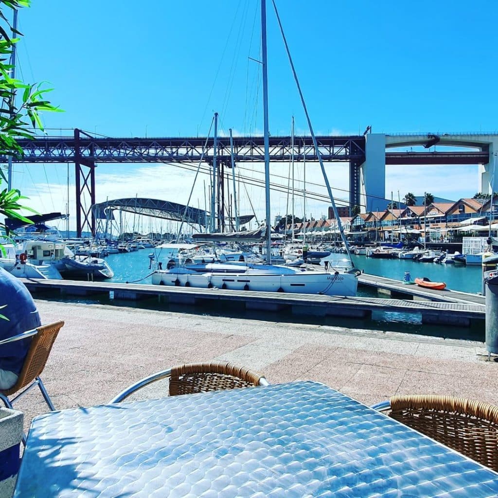 Um fim de semana na zona das docas, em Alcântara