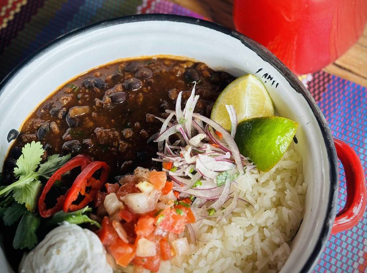 Restaurante Lat.a lança novo menu de almoço nas Docas