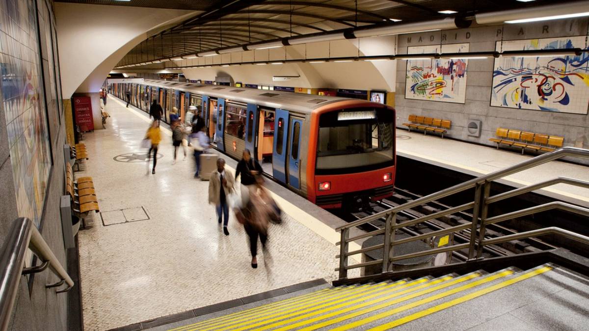 Lisbon Metro open late on New Year's Eve