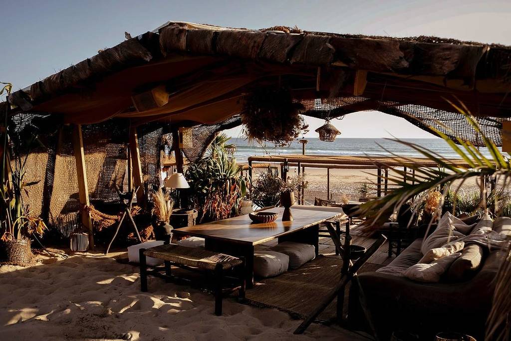 Beach Bars That Quench The Thirst Of Beachgoers