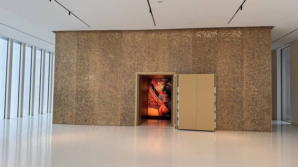 Royal Treasury Museum: we entered the richest vault in the country