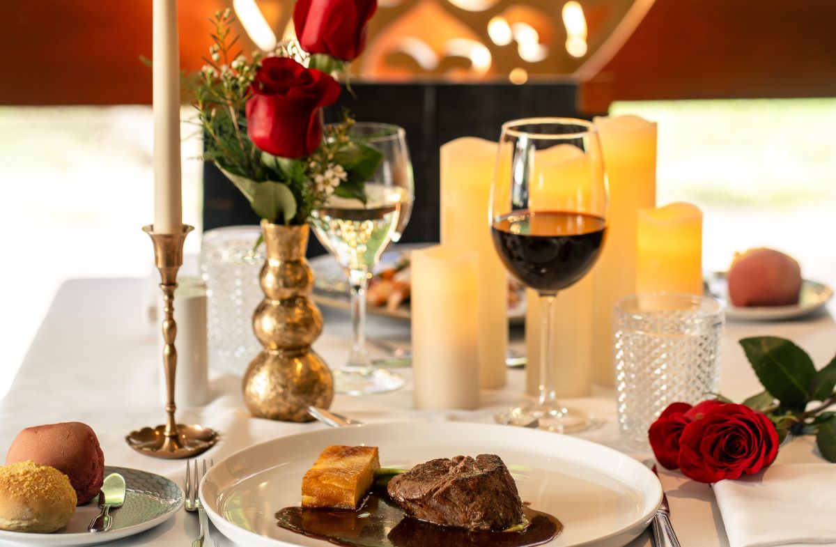 Lisbon Marriott Hotel promotes special dinner for Valentine's Day