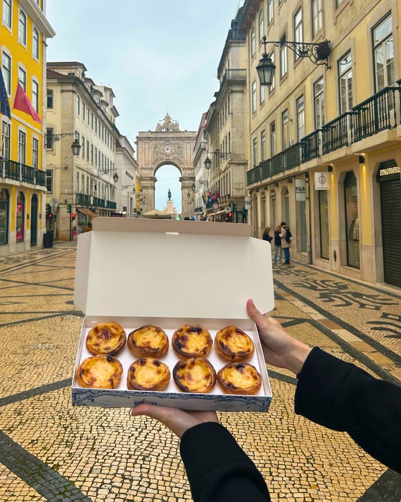Oito pastéis de nata numa caixa: é verdade, existe!