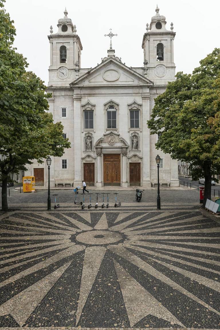 Calçada artística de Lisboa: arte centenária debaixo dos teus pés