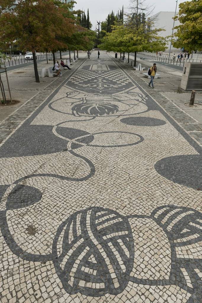 Calçada artística de Lisboa: arte centenária debaixo dos teus pés
