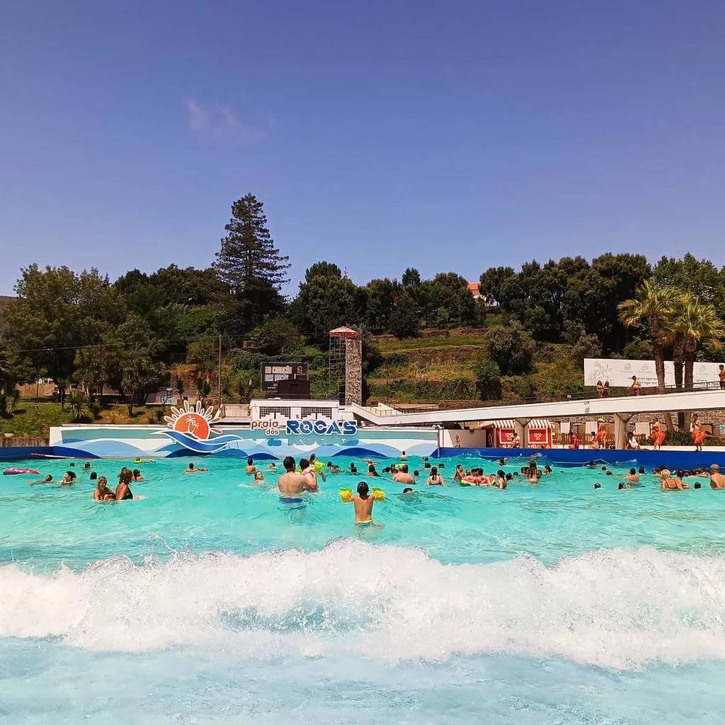 Praia das Rocas: esta é a maior piscina de ondas de Portugal