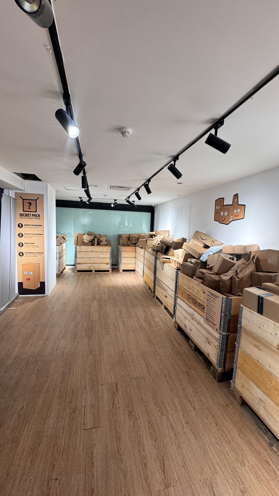 Há uma nova loja de encomendas não reclamadas em Lisboa, no Centro Comercial Spacio, em Odivelas