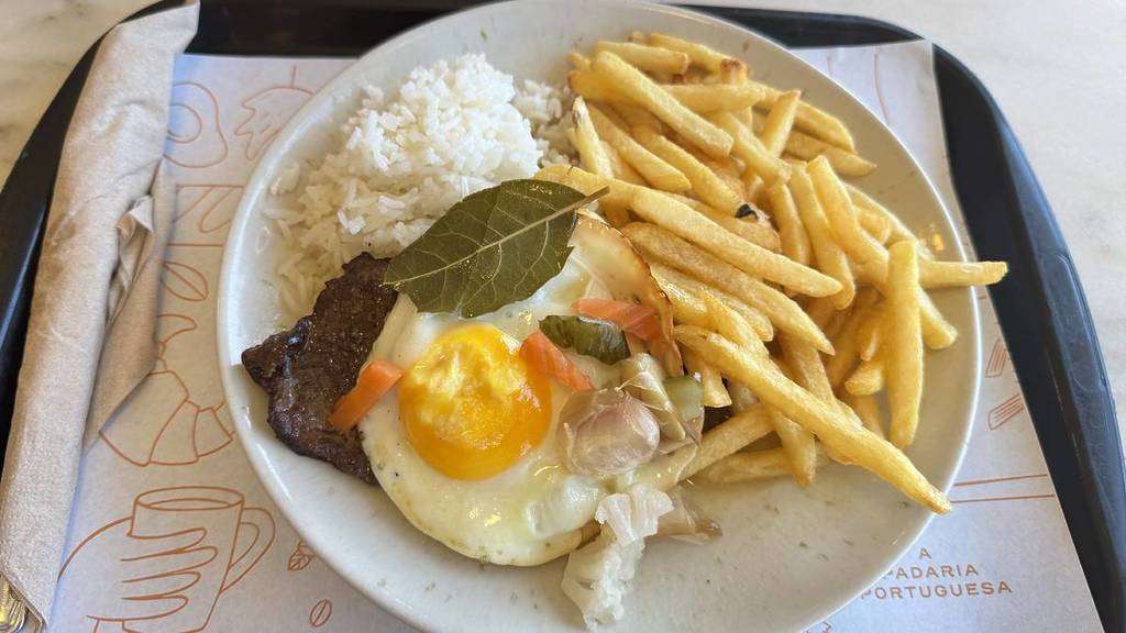 Acabámos de comer o novo Bitoque à Portuguesa n'A Padaria Portuguesa ...