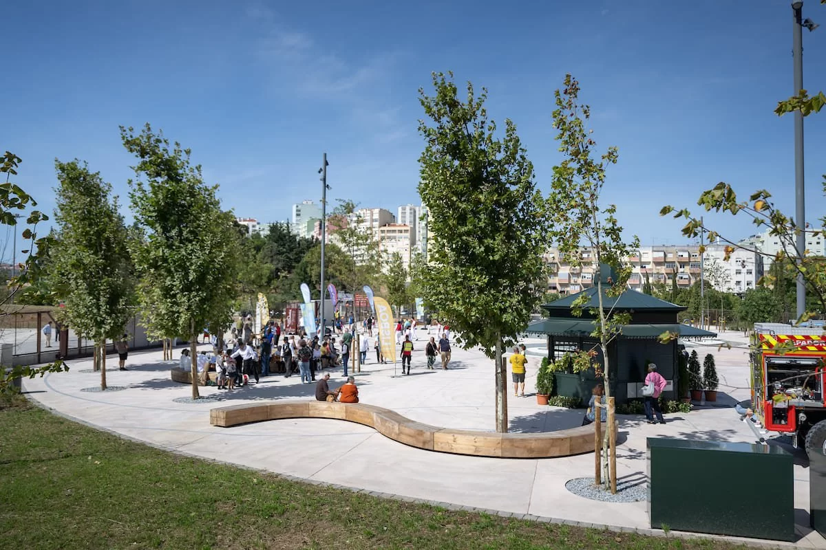 O novo parque da zona Noroeste de Lisboa já abriu: o que era um terreno ...