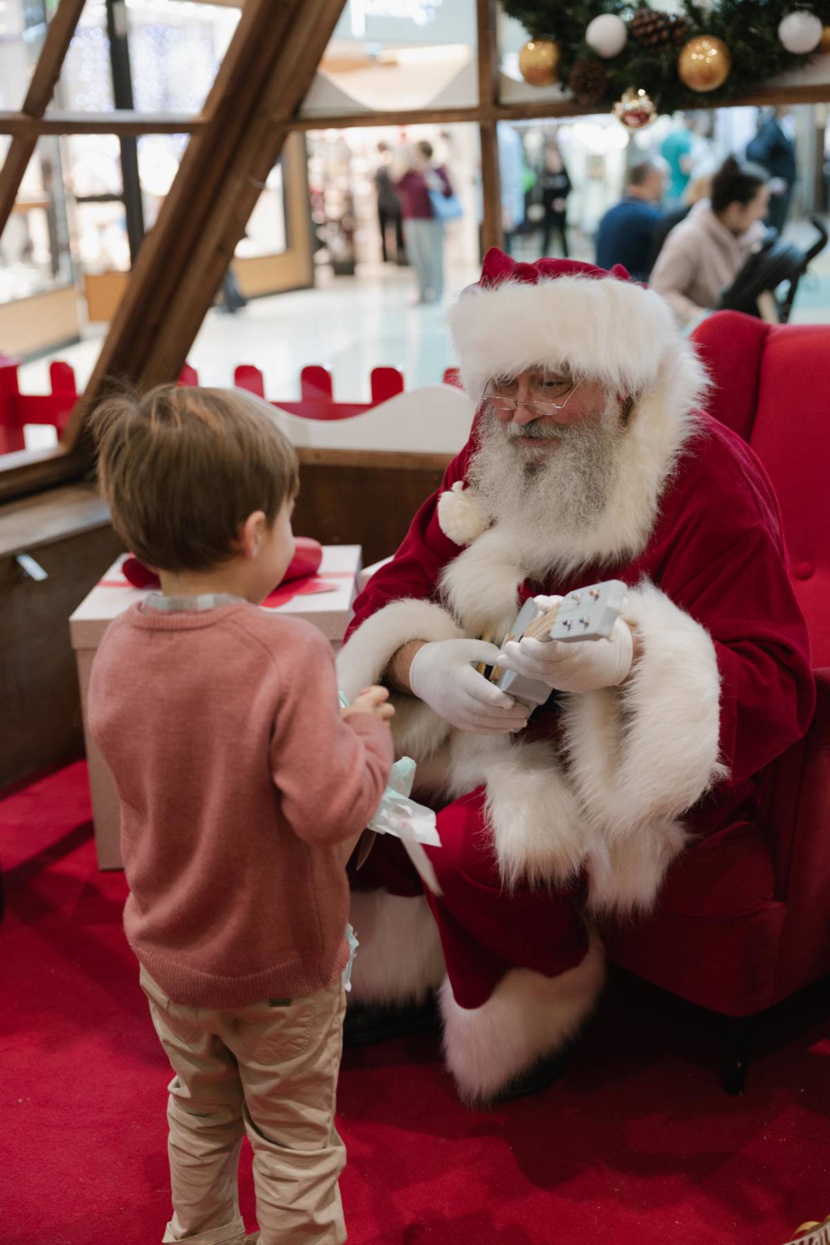 O Natal mais mágico da Linha já chegou ao Oeiras Parque com Pista de ...