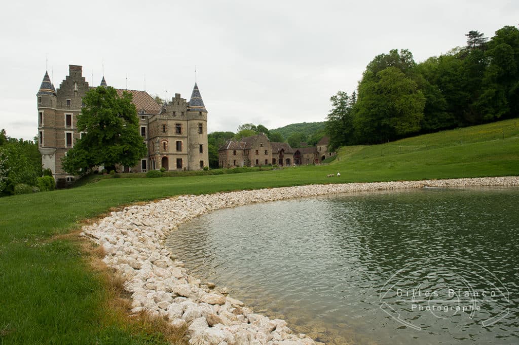 8 magnificent castles to see around Lyon