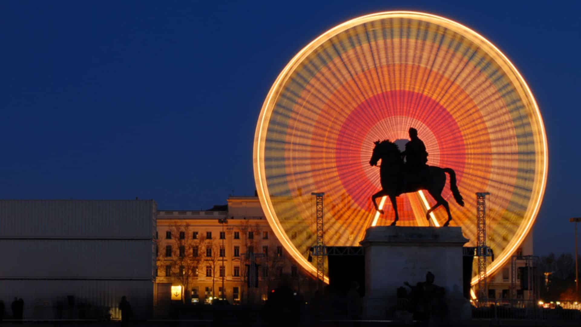 Lyon : la grande roue est de retour sur la place Bellecour