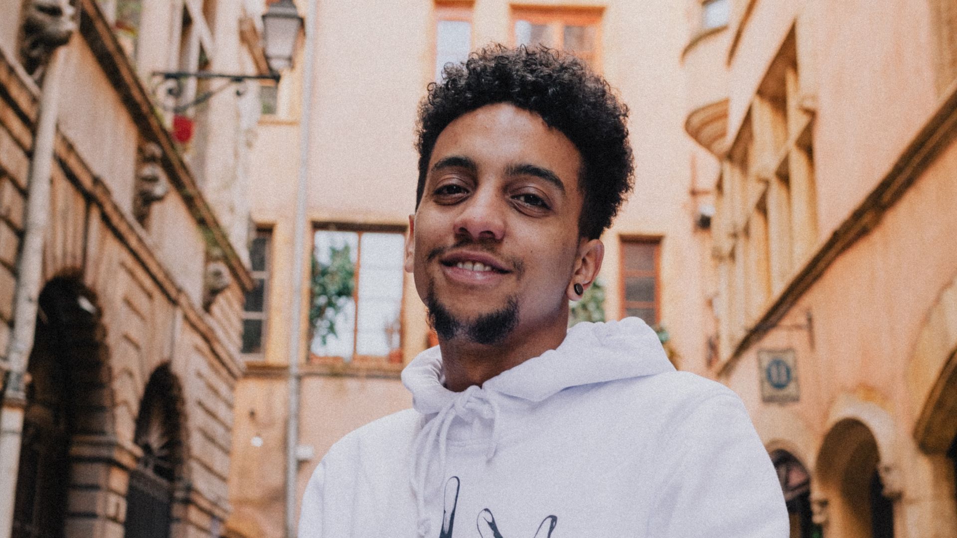 Rencontre avec Cyrious, l'artiste lyonnais qui décloisonne la musique