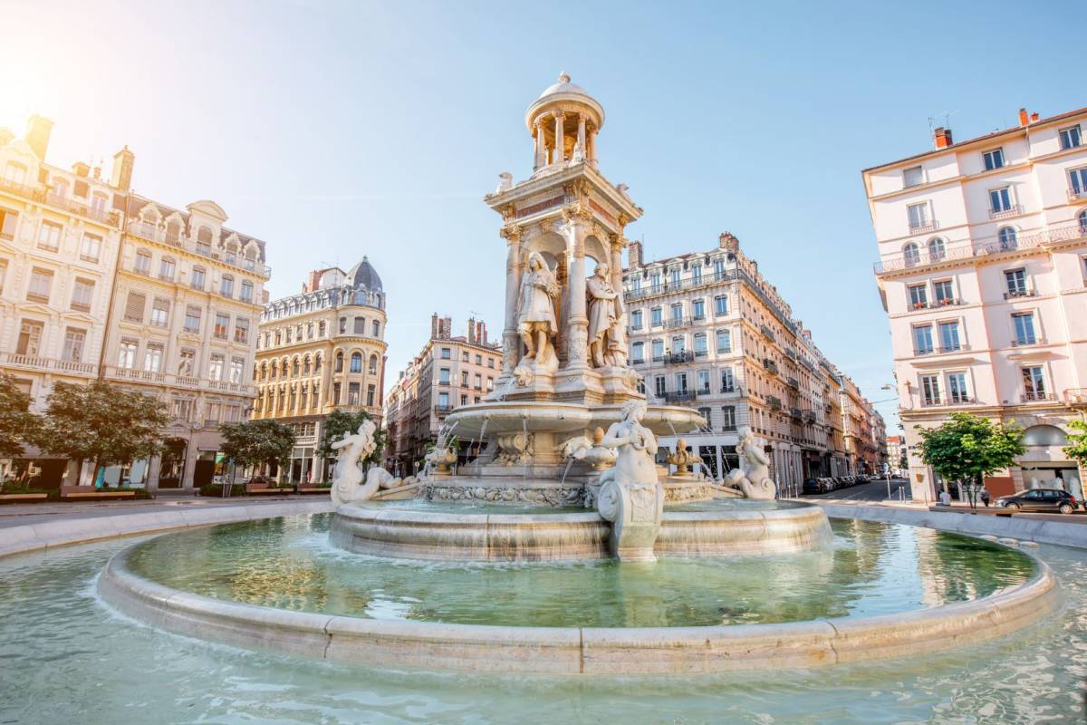 With temperatures expected to reach 35°C this week in Lyon, here are ...