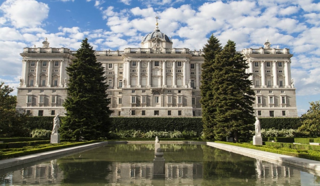 Curiosidades del Palacio Real que te dejarán la sangre azul