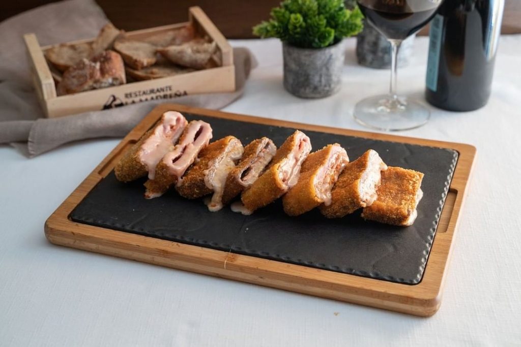 10 restaurantes dónde comer el mejor cachopo de Madrid