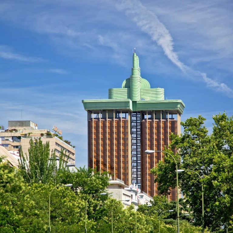 Las Torres Colón perderán su emblemático "enchufe" y cambiarán de color