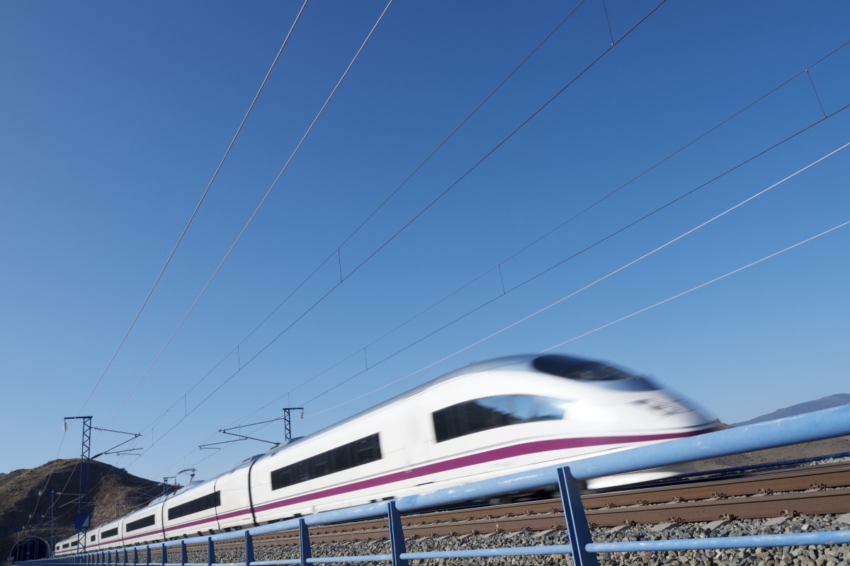 Renfe celebra el 29 aniversario del primer AVE con billetes a 19 euros