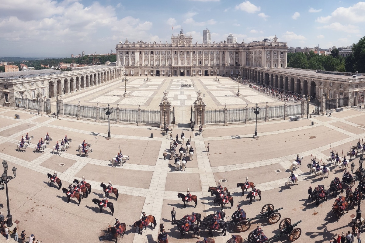 El cambio de la Guardia Real vuelve por primera vez tras la pandemia