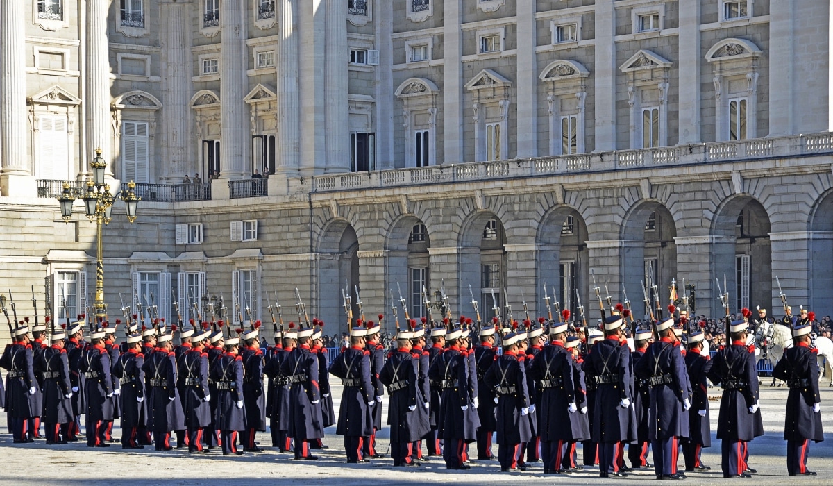 ¿Cuándo se puede ver el cambio de guardia en el Palacio Real?