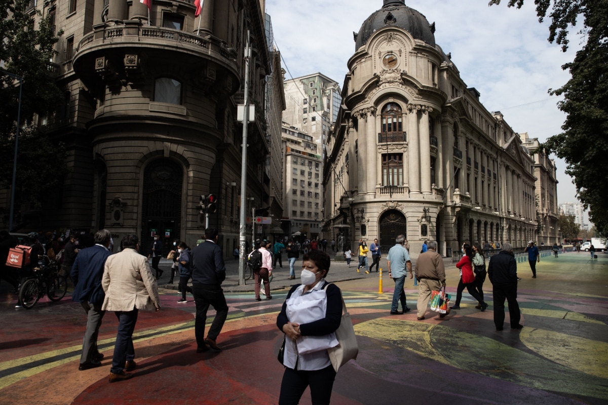 Paseo Bandera: la calle peatonal de Chile que se parece a la Gran Vía ...