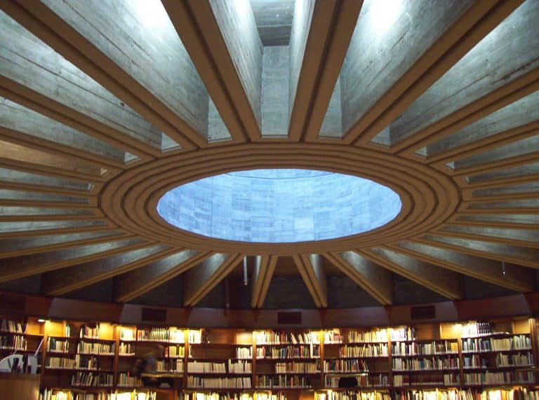 The 10 most beautiful libraries In Madrid