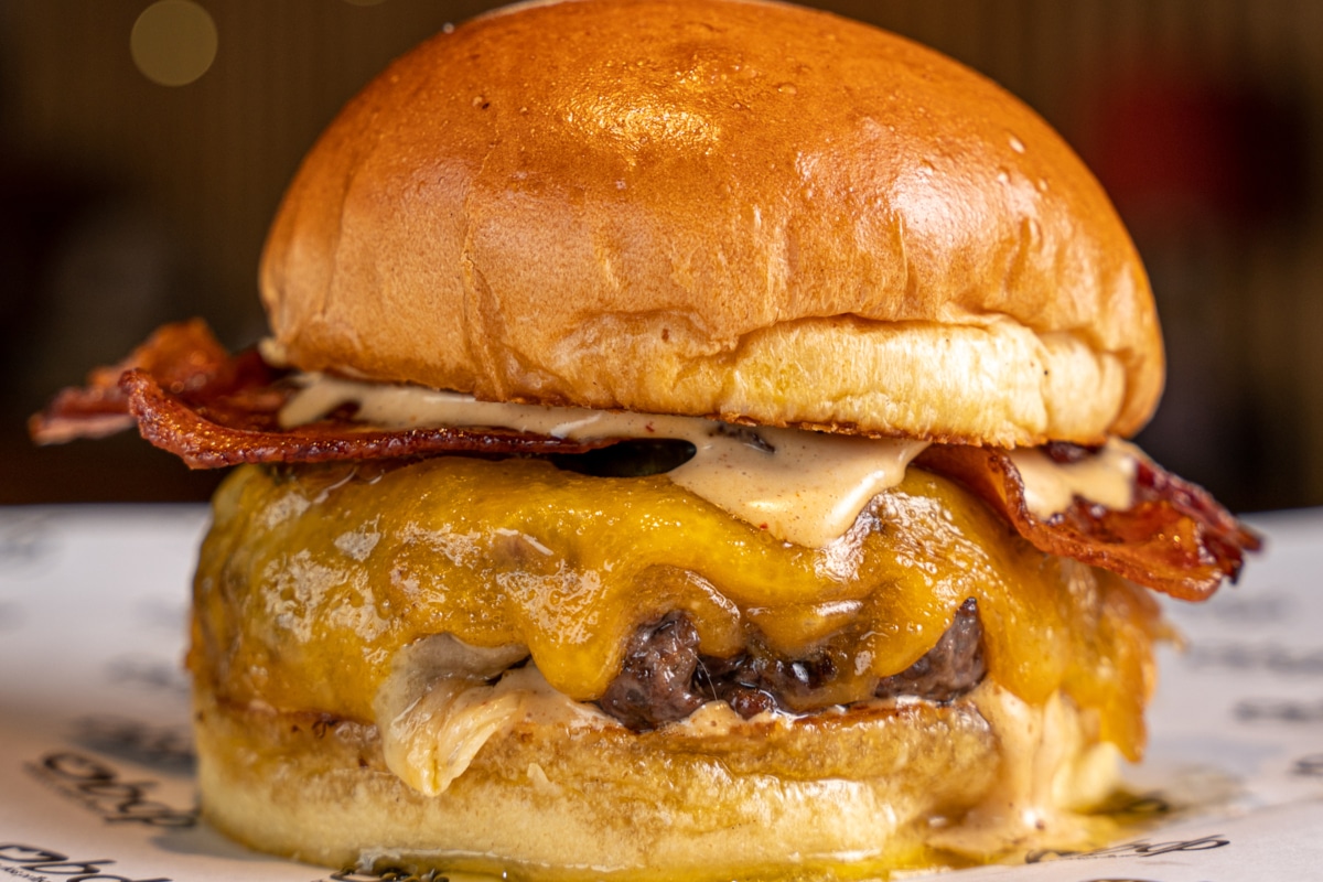 BDP, la hamburguesería que triunfa en Coslada, abre su primer local en ...