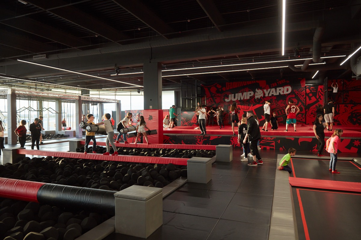 Así es JumpYard Madrid: escalada, camas elásticas y 'parkour'