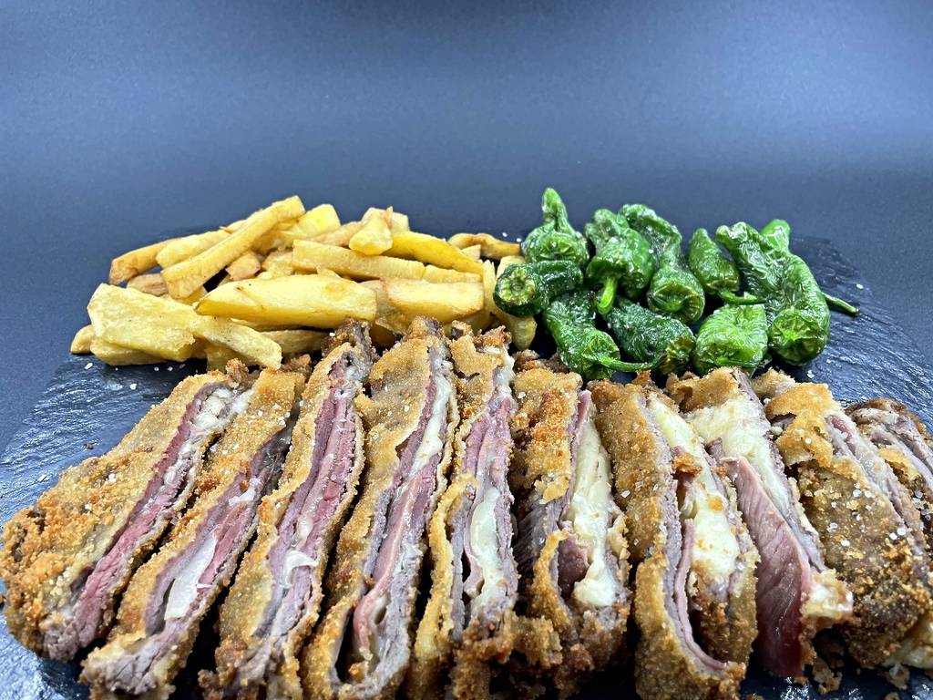 Buffet libre de cachopo y platos XXL en este restaurante asturiano