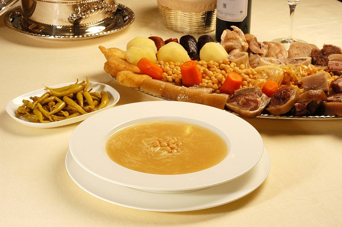 The Santiago Bernabéu restaurant that sells cocido only one day a week