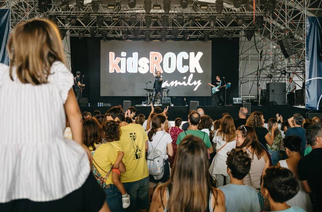 The family concert that brings the most famous rock songs of all time ...