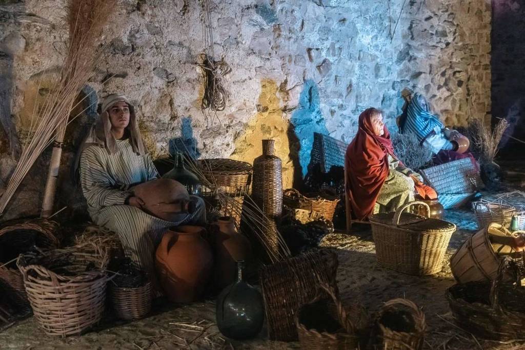 41 scenes, 200 actors and a whole village transformed: the most famous ...