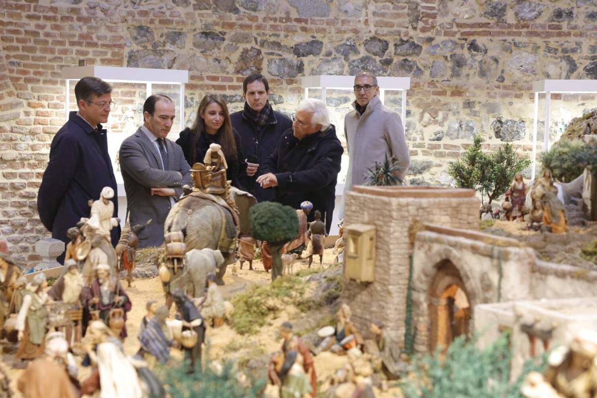 Está dentro de una cueva y en El Retiro: así es el belén que nadie se ...