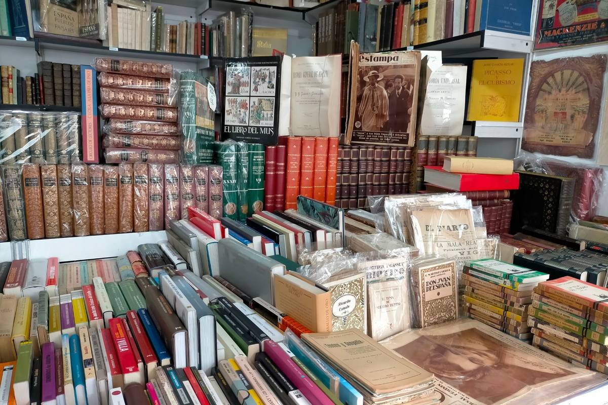 Books for €1, treasures, and unique first editions: that’s the antique ...