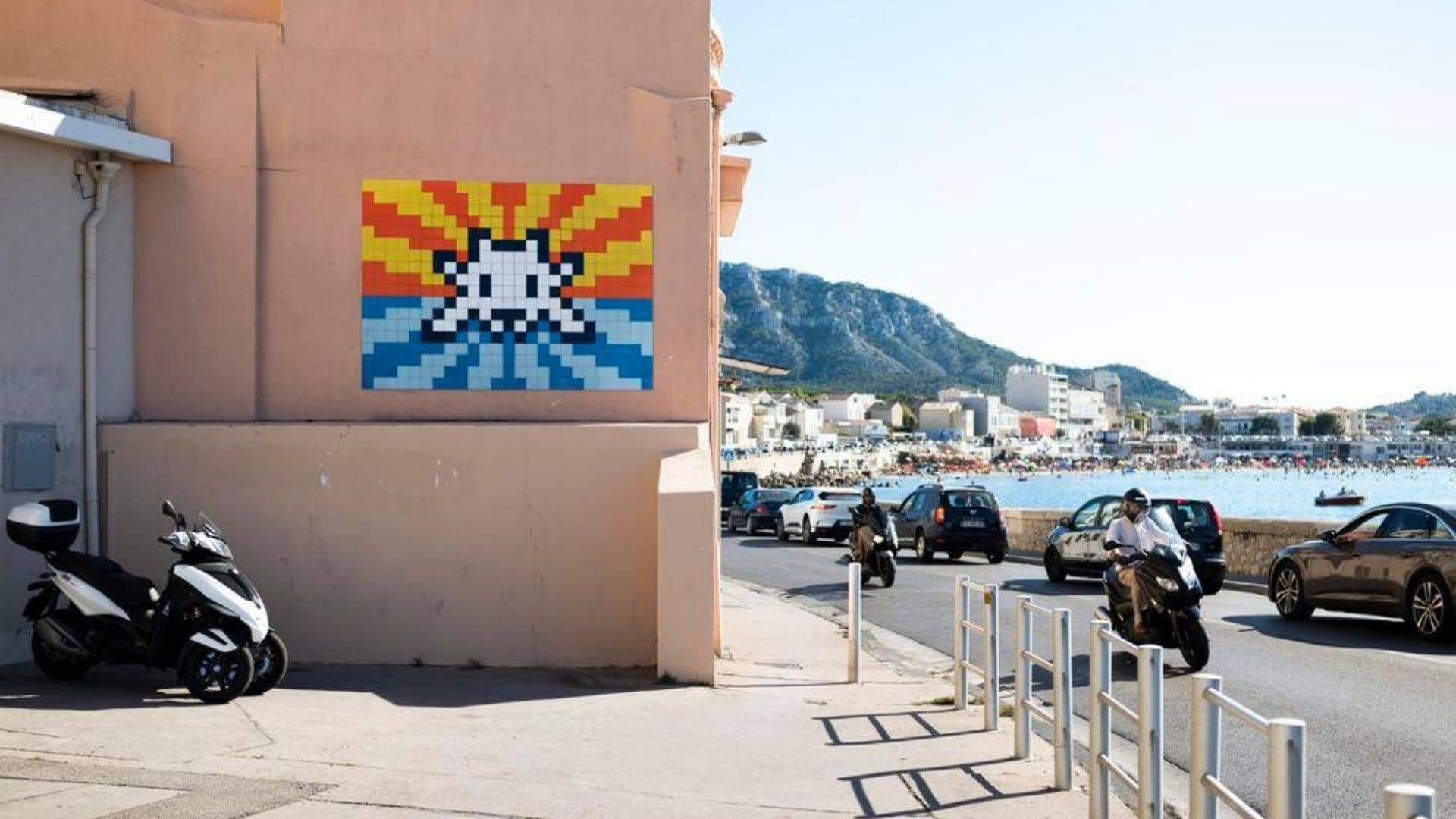 Street art : Invader s'installe avec ses œuvres à Marseille ...