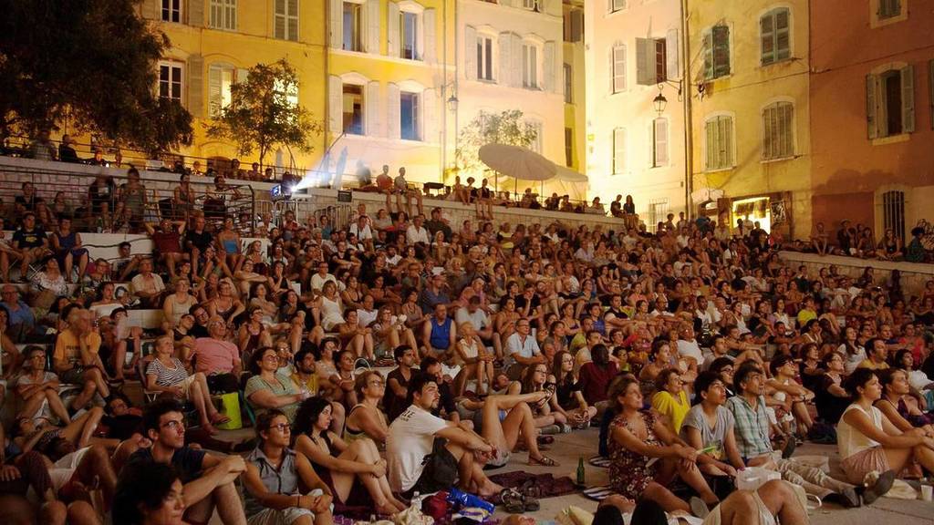 Cinéma en plein air gratuit à Marseille : L'Âge de Glace, Princesse ...