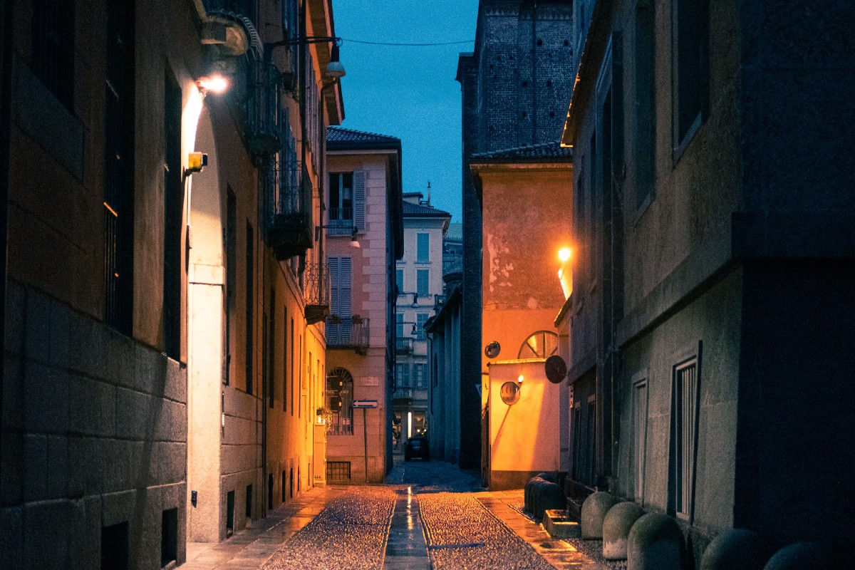 Da lunedì Milano torna in zona rossa. Ecco le nuove restrizioni