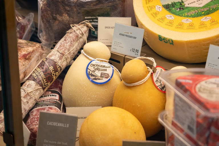 The first Italian Cheese Café opens in Milan