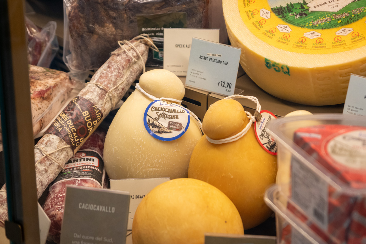 The first Italian Cheese Café opens in Milan