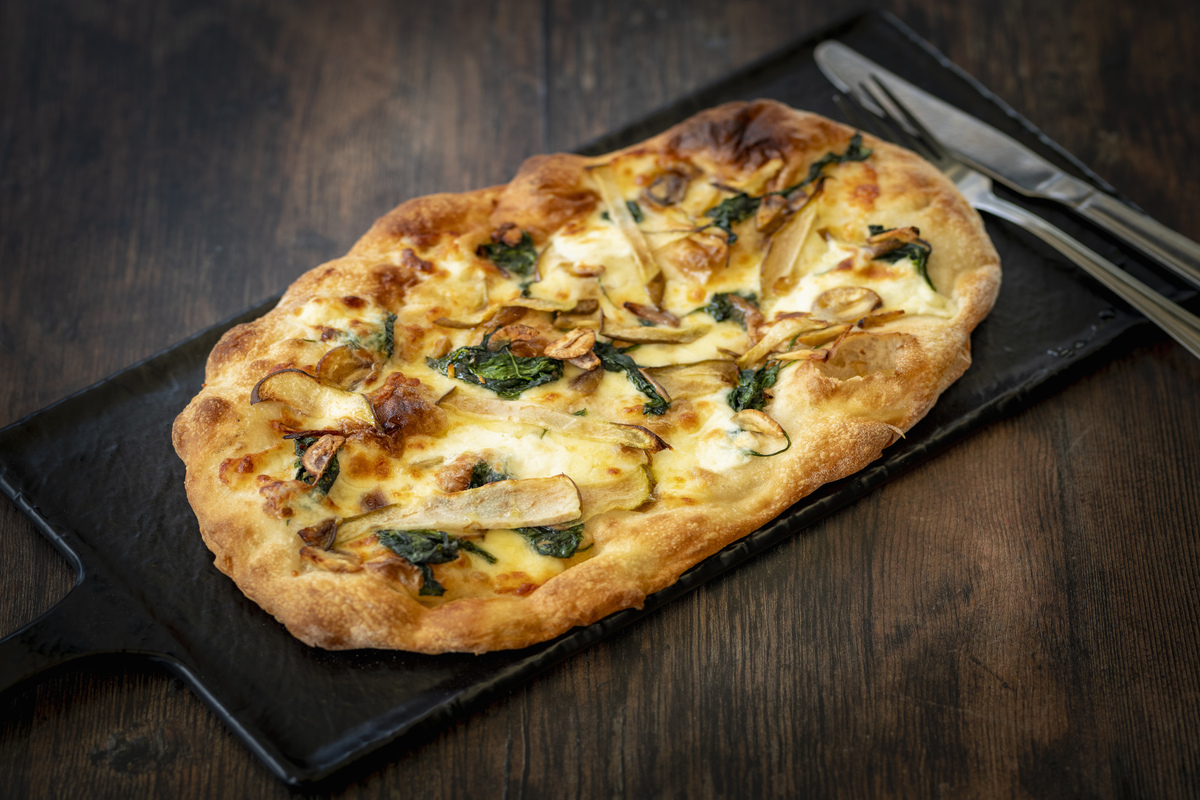 Next week free pinsa on board a Milan streetcar